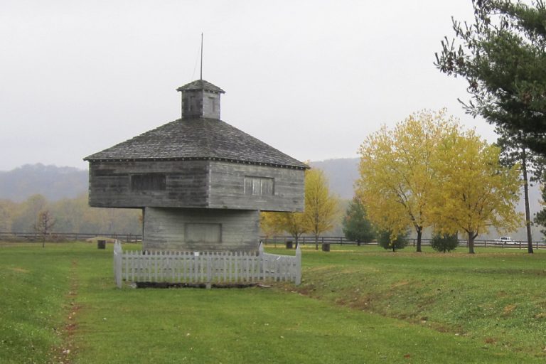 Explore - Villa Louis